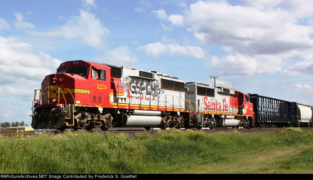 Mac Park Local on UP Track